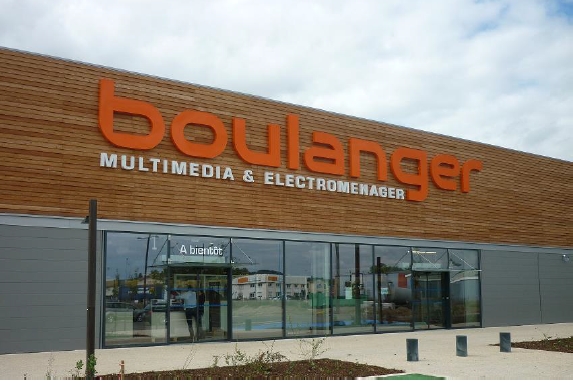 Boulanger ouvre trois magasins en un mois